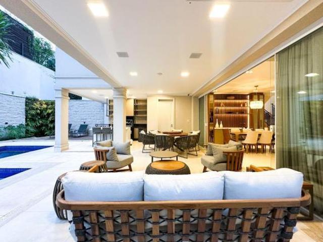Casa em Tamboré, Barueri/SP de 442m² 4 quartos à venda por R$ 7.500.000,00