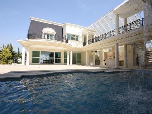 Casa em Tamboré, Santana de Parnaíba/SP de 1200m² 6 quartos à venda por R$ 20.000.000,00