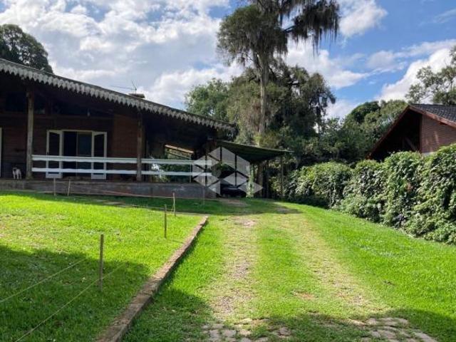 Casa em terreno com potencial para construção de condomínio ou pousada na Vila Suzana