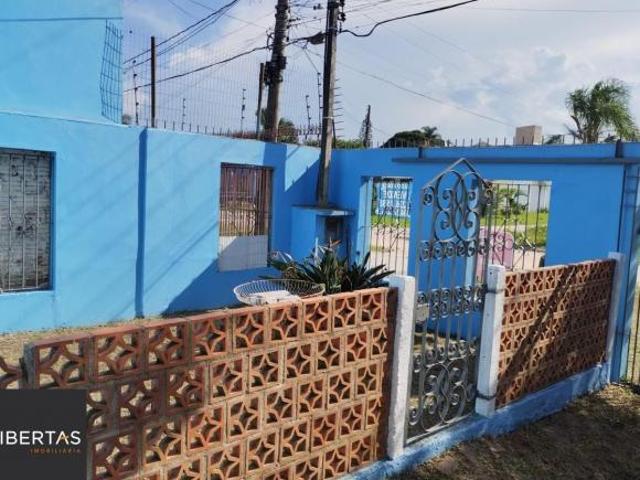 Casa em terreno amplo na Praia do Laranjal, Pelotas 4 quadras da praia