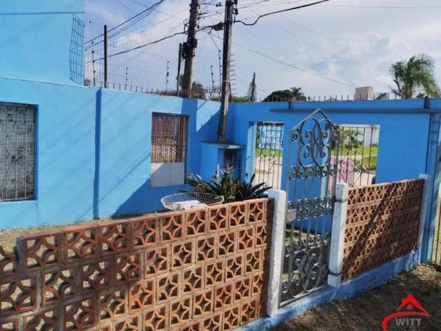 Casa em terreno amplo na Praia do Laranjal, Pelotas 4 quadras da praia