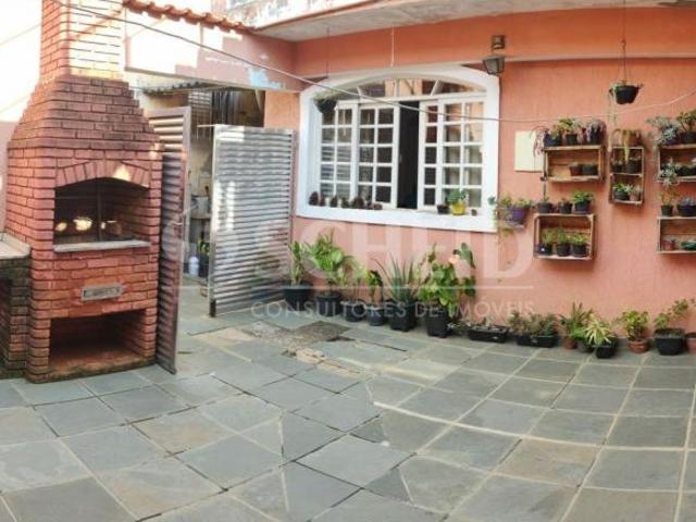 Casa em terreno grande a venda