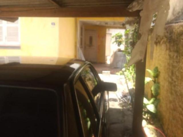 Casa em terreno de 7x27,40, oportunidade para construção!
