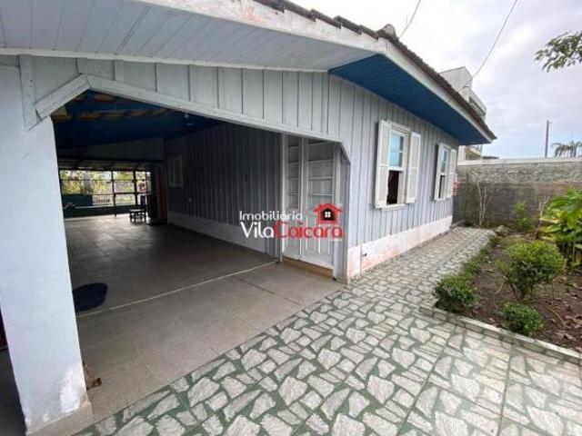 Casa em terreno individual em Praia de Leste