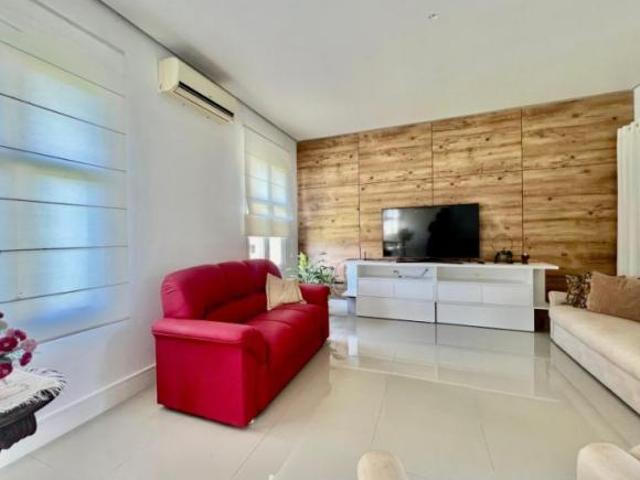 CASA EM TREMEMBÉ LINDA
