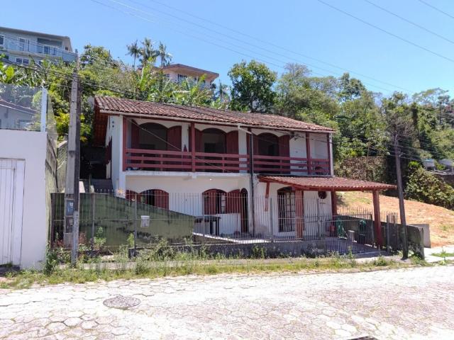 Casa em Trindade, Florianópolis/SC de 130m² 3 quartos à venda por R$ 841.000,00