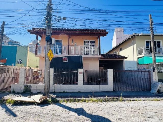 Casa em Trindade, Florianópolis/SC de 225m² 9 quartos à venda por R$ 1.379.000,00