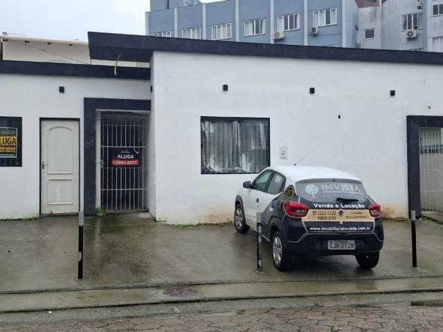 Casa em Trindade, Florianópolis/SC de 39m² 1 quartos para locação R$ 1.700,00/mes