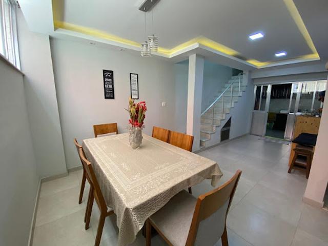 Casa em Trindade, São Gonçalo/RJ de 180m² 3 quartos à venda por R$ 549.000,00