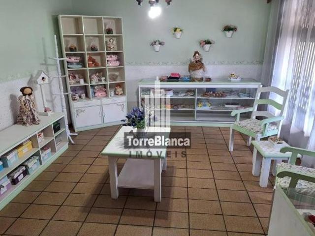 Casa em Uvaranas, Ponta Grossa/PR de 232m² 4 quartos à venda por R$ 950.000,00