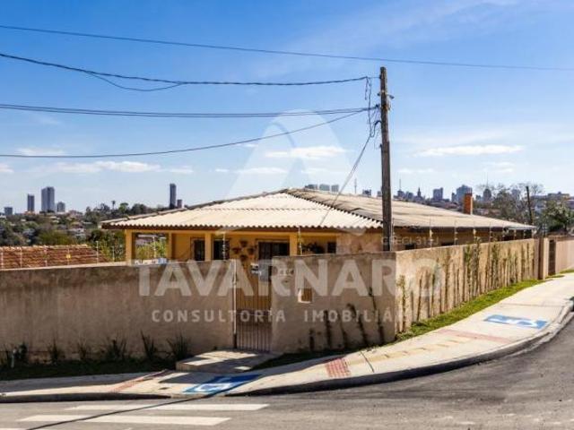 Casa em Uvaranas