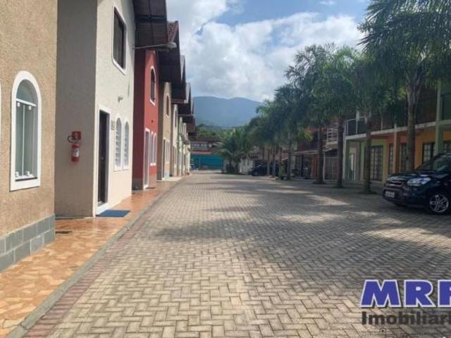 Casa em Ubatuba, 300 metros da Praia do do Sapê, 2 dormitórios, Oportunidade