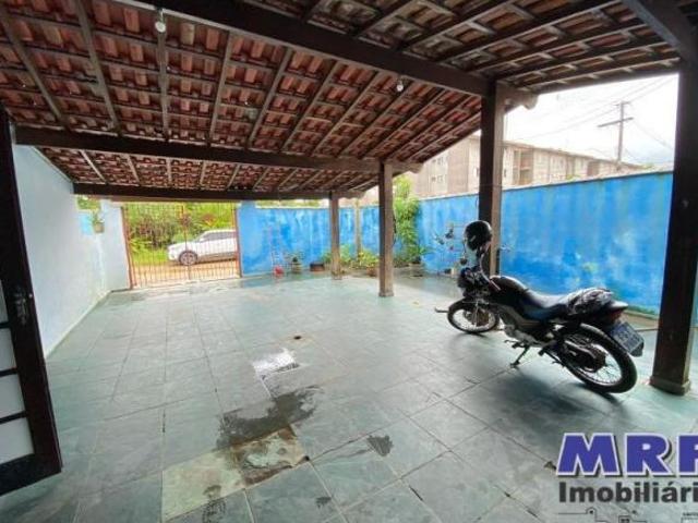Casa em Ubatuba com 4 dormitórios a 750 metros da Praia do Sapê. OPORTUNIDADE