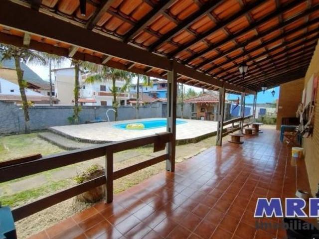 Casa em Ubatuba, na praia do Sapê. Casa com piscina. Tem escritura