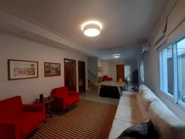 Casa em Urbanova, São José dos Campos/SP de 220m² 4 quartos à venda por R$ 1.900.000,00
