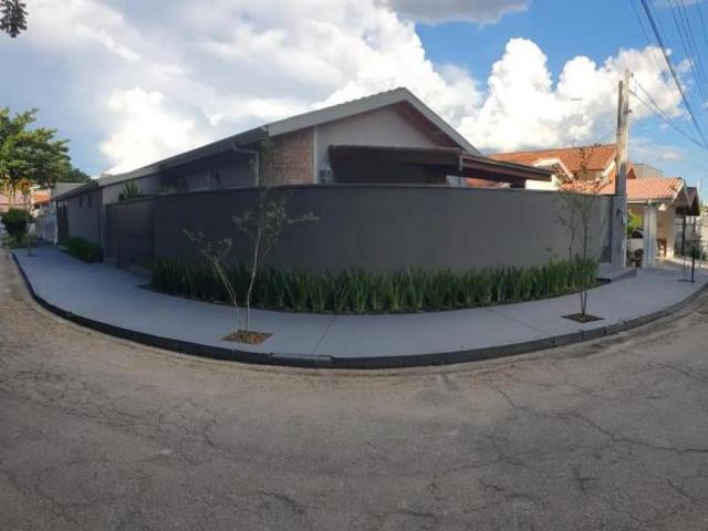 Casa em Urbanova, São José dos Campos/SP de 225m² 3 quartos à venda por R$ 1.500.000,00