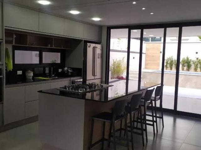 Casa em Urbanova, São José dos Campos/SP de 230m² 3 quartos à venda por R$ 2.195.000,00
