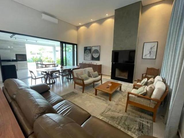 Casa em Urbanova, São José dos Campos/SP de 300m² 4 quartos à venda por R$ 3.500.000,00 ou para loca
