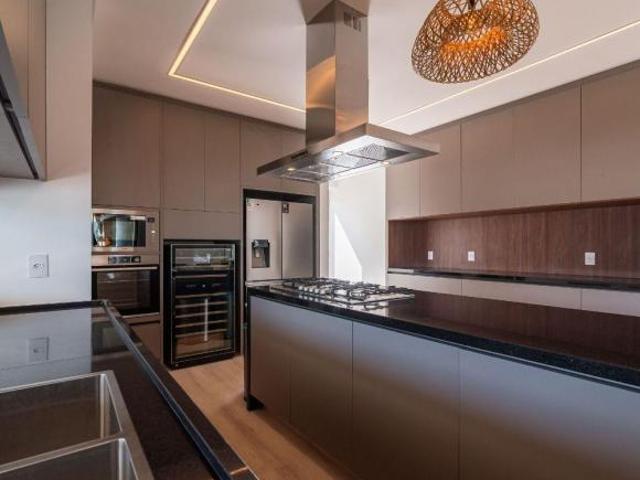 Casa Em Urbanova 4 Quartos 5 Banheiros 4 Vagas