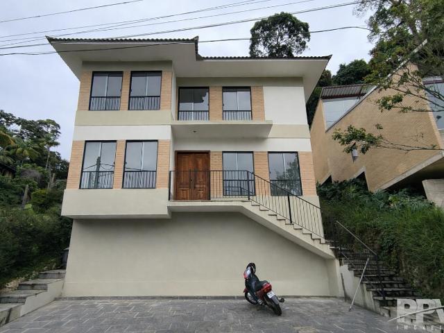 Casa em Vargem Grande, Teresópolis/RJ de 300m² à venda por R$ 853.000,00