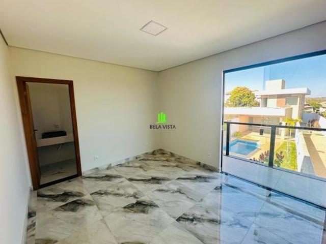 Casa em Várzea com 156.77 m², 4 quarto s, 2 suíte s, 4 vaga s