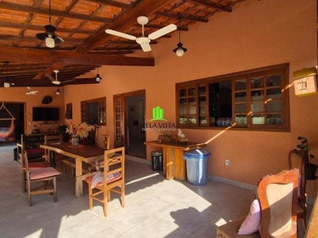 Casa em Várzea com 260.00 m², 3 quarto s, 1 suíte s, 6 vaga s