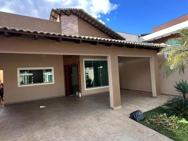 CASA EM VICENTE PIRES COM ARMÁRIOS PLANEJADOS RUA05 COM 03 SUÍTES COM LOTE 430m2