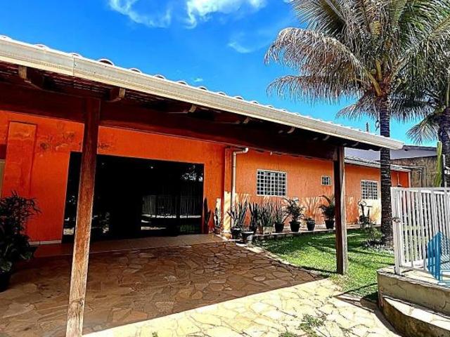Casa em Vicente Pires | Lote de 800m² | 4 Quartos | Piscina Aquecida | Uso Residencial e Comercial