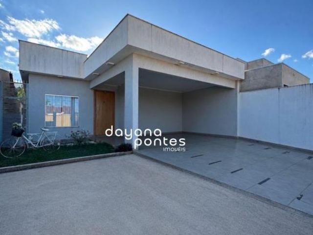 Casa em Vicente Pires, Rua 10, com três quartos, duas suítes, churrasqueira, edícula, lote 460m2