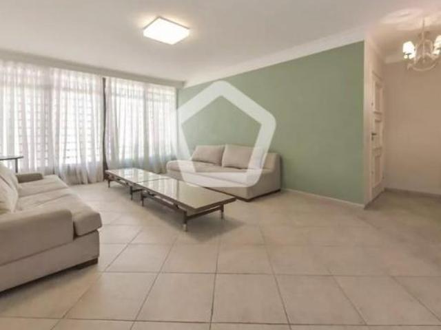 Casa em Vila Cordeiro