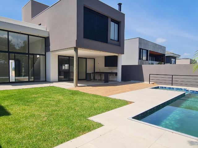 Casa em Vila Caldas, Carapicuíba/SP de 308m² 4 quartos à venda por R$ 3.899.900,00