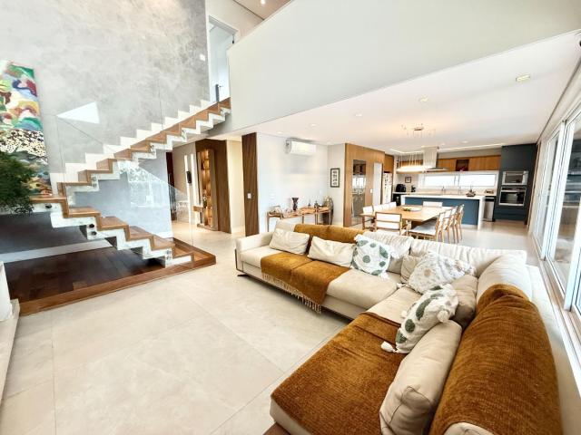 Casa em Vila Caldas, Carapicuíba/SP de 379m² 4 quartos à venda por R$ 5.299.000,00