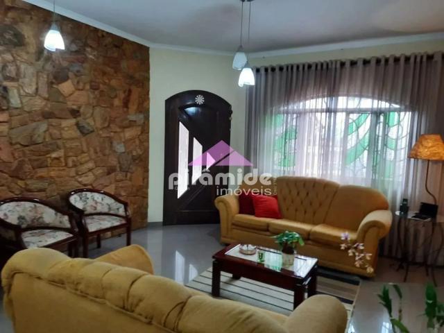 Casa em Vila Antônio Augusto Luiz, Caçapava/SP de 244m² 3 quartos à venda por R$ 819.000,00