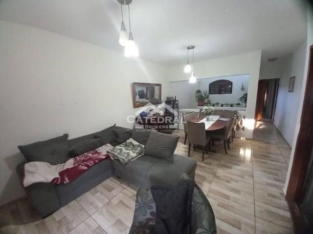 Casa em Vila Arens II, Jundiaí/SP de 302m² 5 quartos à venda por R$ 889.900,00