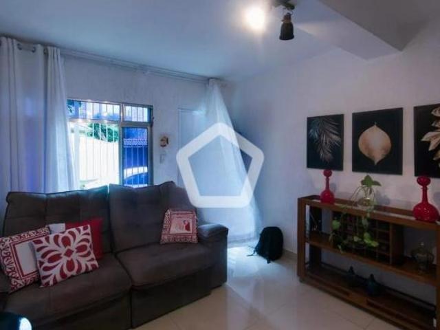 Casa em Vila Gumercindo