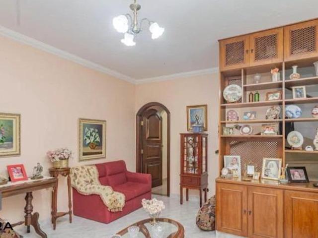 Casa em Vila Gumercindo com 117m²