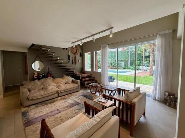 Casa em Vila de São Fernando, Cotia/SP de 335m² 3 quartos à venda por R$ 3.900.000,00
