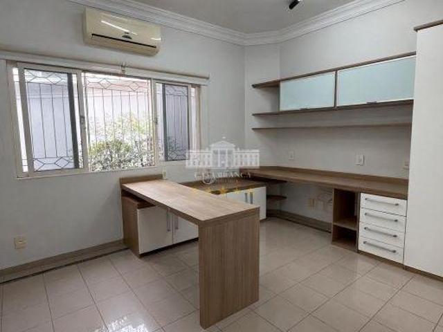 Casa em Vila Industrial, Araçatuba/SP de 420m² 4 quartos à venda por R$ 1.650.000,00