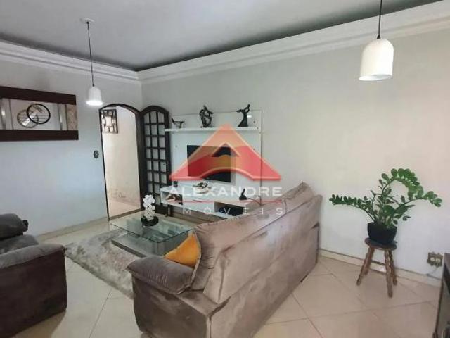 Casa em Vila Industrial, São José dos Campos/SP de 197m² 3 quartos à venda por R$ 750.000,00