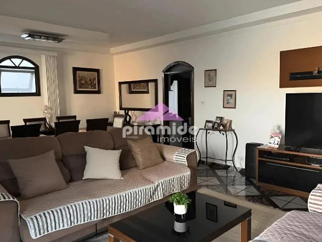 Casa em Vila Industrial, São José dos Campos/SP de 270m² 3 quartos à venda por R$ 908.900,00