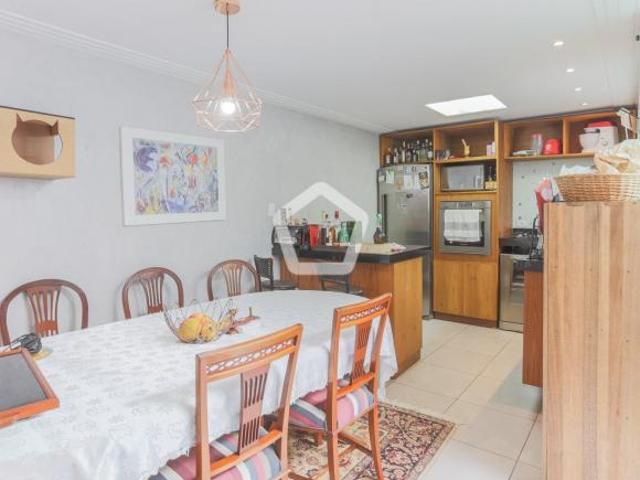 Casa em Vila Ipojuca
