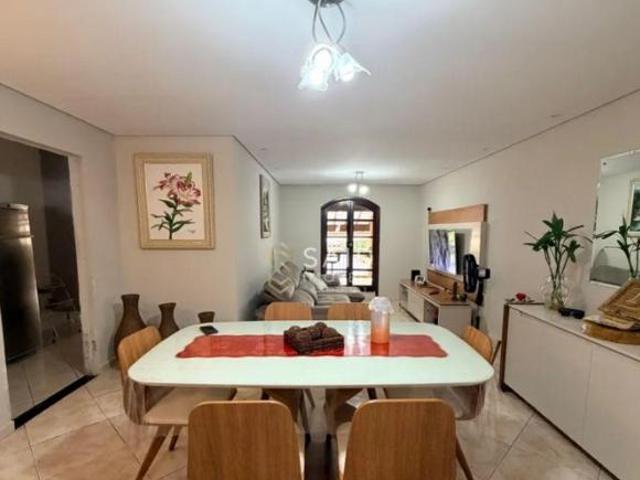 Casa em Vila Oliveira para venda com 2 dormitórios e 1 suíte