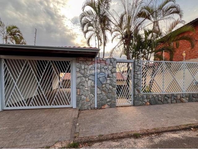Casa em Vila Maria, Botucatu/SP de 339m² à venda por R$ 456.900,00