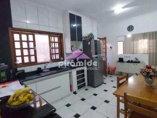 Casa em Vila Maria, São José dos Campos/SP de 150m² 3 quartos à venda por R$ 650.000,00