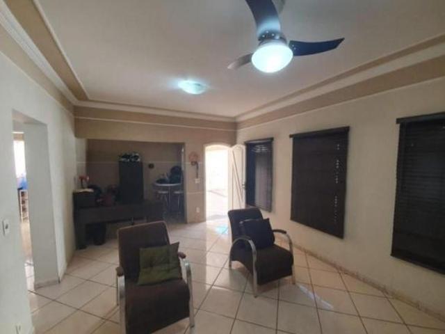 Casa em Vila Menuzzo, Sumaré/SP de 360m² 3 quartos à venda por R$ 700.000,00