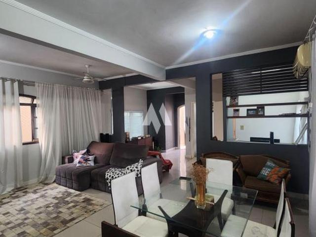 Casa em Vila São Jorge, São Vicente/SP de 186m² 3 quartos à venda por R$ 690.000,00
