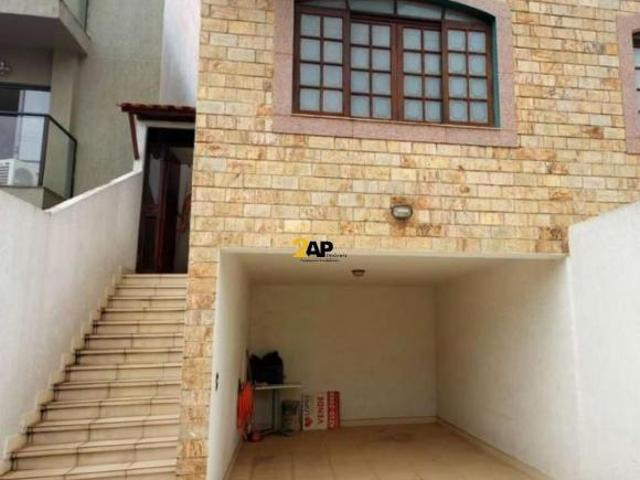 Casa em Vila Sônia com 150m², 3 quartos sendo 2 suítes e 3 vagas