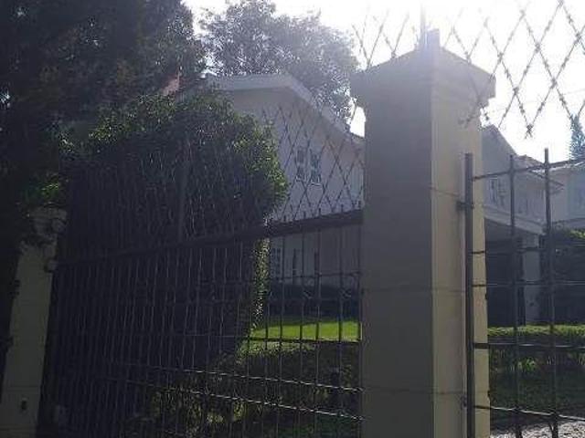 Casa em Vila Santo Antônio, Cotia/SP de 240m² 4 quartos à venda por R$ 1.500.000,00