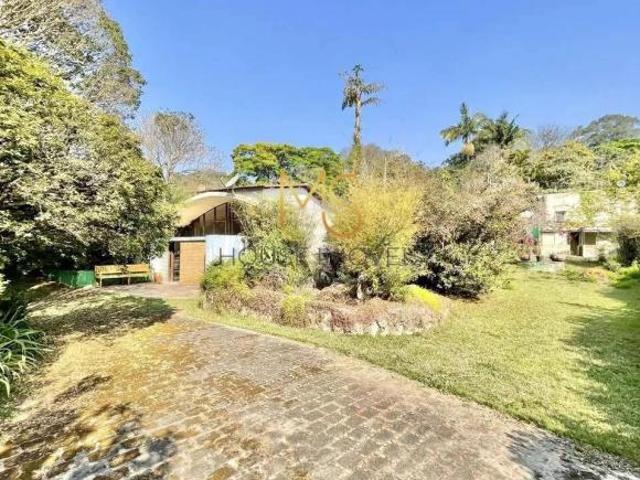 Casa em Vila Santo Antônio, Cotia/SP de 253m² 4 quartos à venda por R$ 900.000,00 ou para locação R$