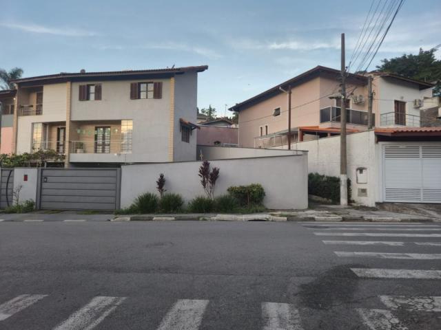 Casa em Vila Santo Antônio, Cotia/SP de 220m² 4 quartos à venda por R$ 849.000,00